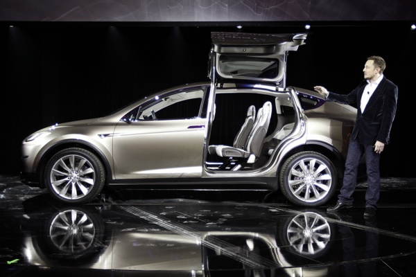 Meet the Tesla Model X, the All-Electric SUV that Can Smoke a Porsche ...