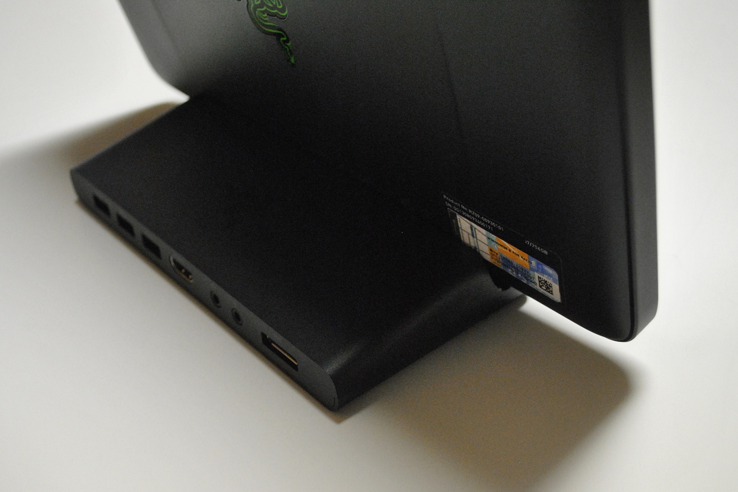 Review: Razer Edge Tablet Is a Rocky Shortcut to the Future of Gaming ...