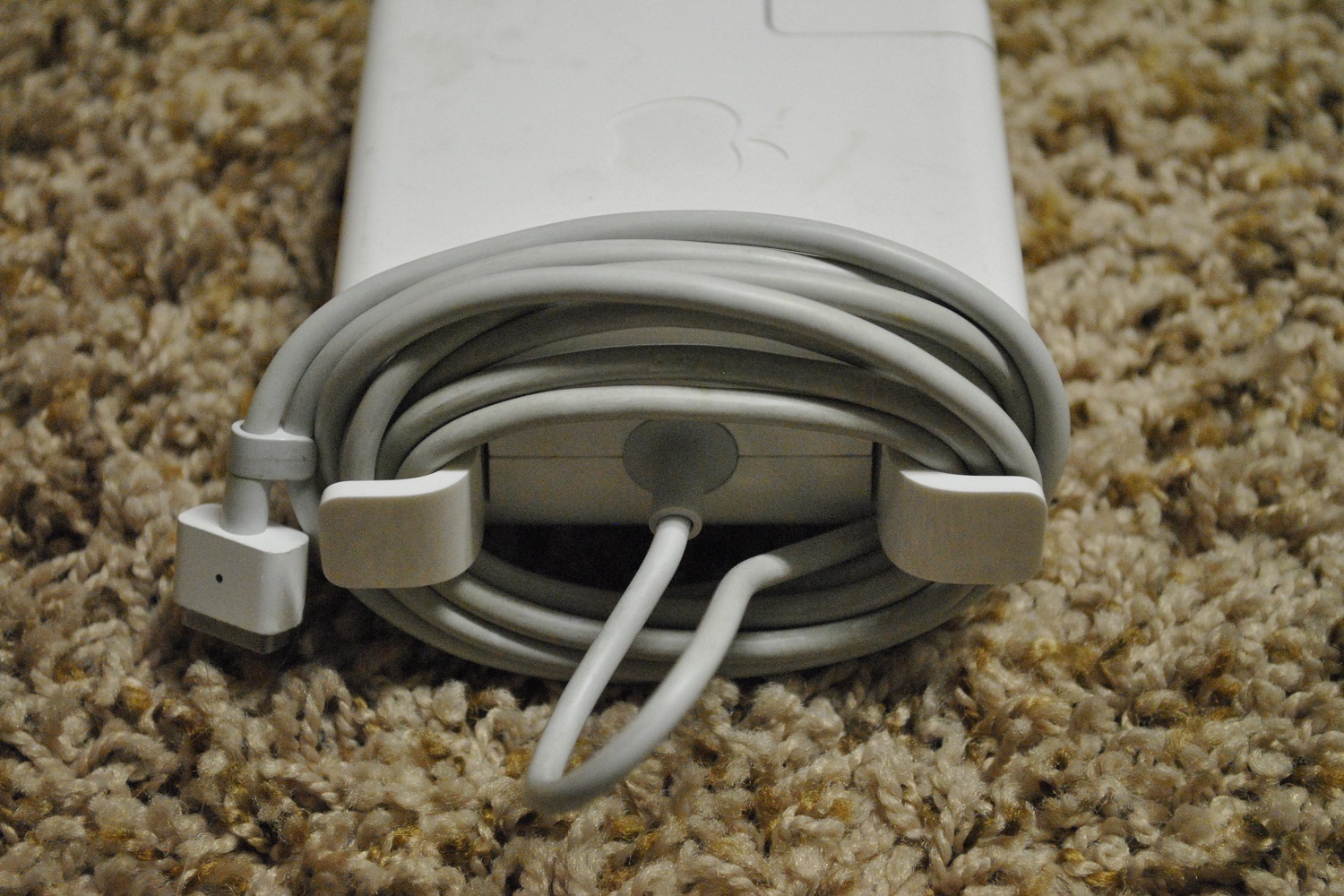 That Clever Way of Wrapping a MacBook Power Brick Isn’t So Great — Here ...