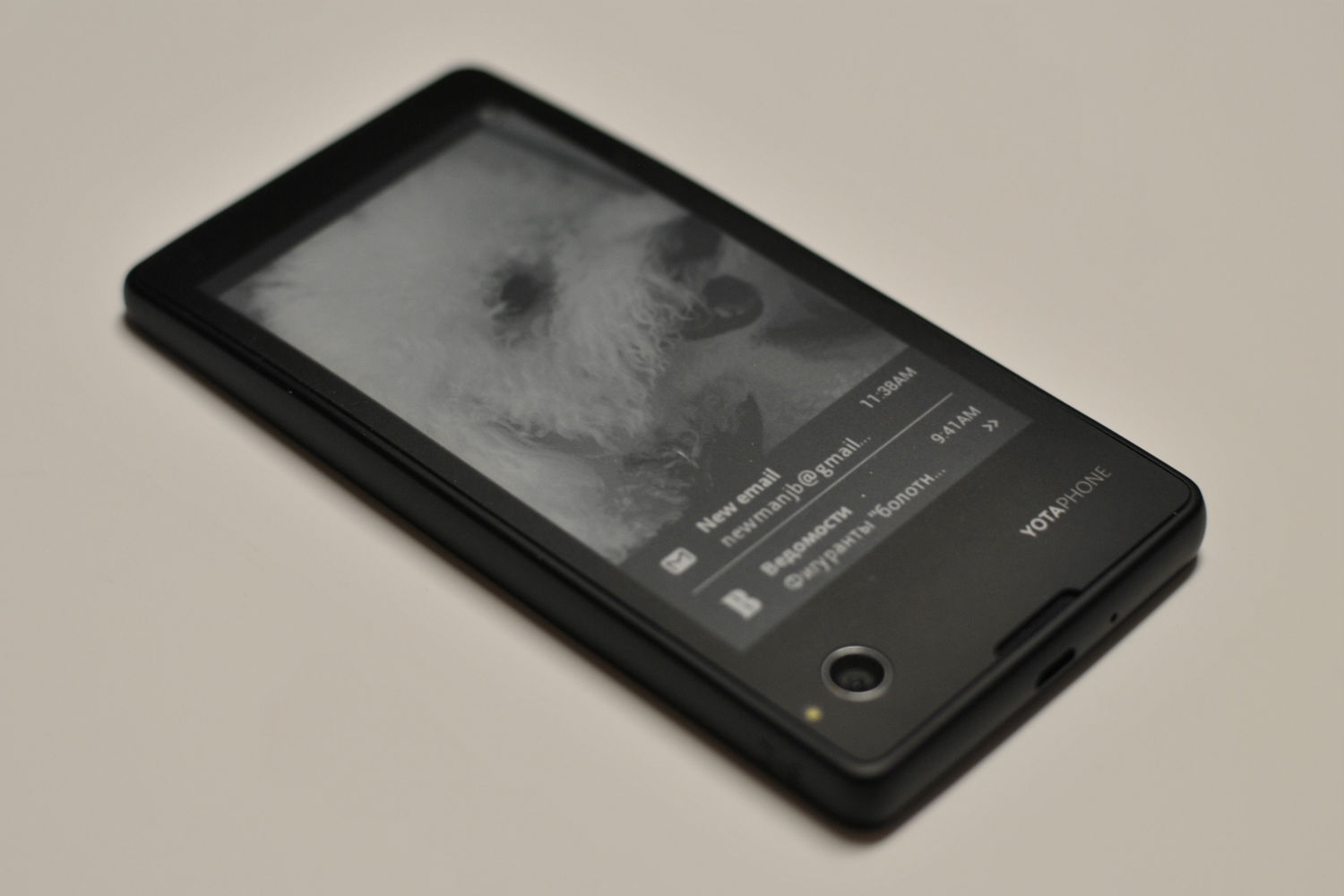 YotaPhone Gets Serious with Rear E-Ink Touchscreen, Better Specs | TIME.com